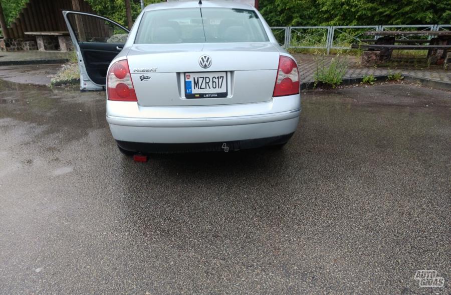 Grey Volkswagen Passat 2003 in Telschi, with an engine capacity of 1.80 L and mileage of 311 thousand km for 1950 €, photo 6 on AUTOMOTO.COM.LV