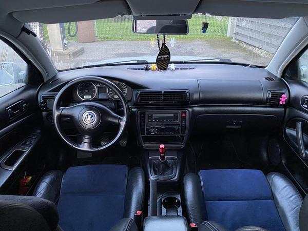 Pelēks Volkswagen Passat 2003 Rakvere, ar dzinēja tilpumu 2.80 L un nobraukumu 207 tūkst. km par 3200 €, foto 6 vietnē AUTOMOTO.COM.LV