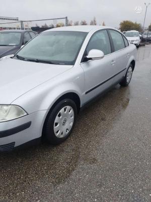Grey Volkswagen Passat 2004 in Marijampole, with an engine capacity of 1.60 L and mileage of 178 thousand km for 1550 €, photo 2 on AUTOMOTO.COM.LV