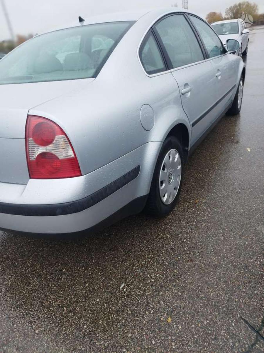Grey Volkswagen Passat 2004 in Marijampole, with an engine capacity of 1.60 L and mileage of 178 thousand km for 1550 €, photo 6 on AUTOMOTO.COM.LV