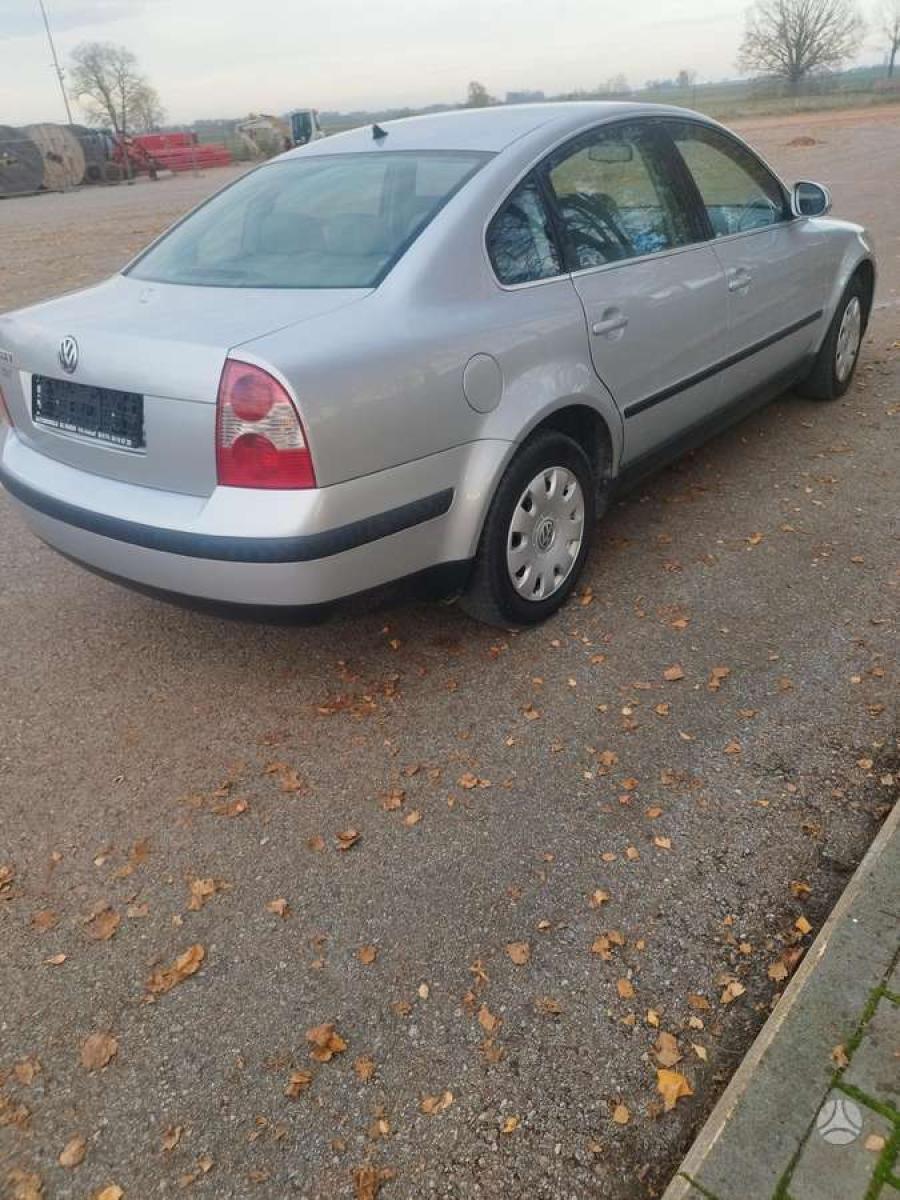 Grey Volkswagen Passat 2004 in Marijampole, with an engine capacity of 1.60 L and mileage of 178 thousand km for 1550 €, photo 14 on AUTOMOTO.COM.LV