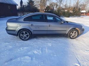 Pelēks Volkswagen Passat 2004 Marijampole, ar dzinēja tilpumu 1.90 L un nobraukumu 3 tūkst. km par 1550 €, foto  vietnē AUTOMOTO.COM.LV