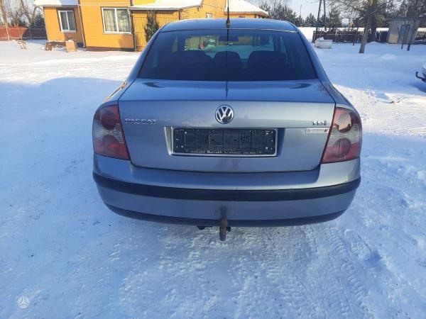 Grey Volkswagen Passat 2004 in Marijampole, with an engine capacity of 1.90 L and mileage of 3 thousand km for 1550 €, photo 4 on AUTOMOTO.COM.LV