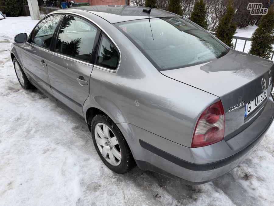 Pelēks Volkswagen Passat 2004 Kauņa, ar dzinēja tilpumu 1.90 L un nobraukumu 219 tūkst. km par 1450 €, foto 4 vietnē AUTOMOTO.COM.LV