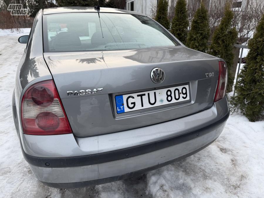 Pelēks Volkswagen Passat 2004 Kauņa, ar dzinēja tilpumu 1.90 L un nobraukumu 219 tūkst. km par 1450 €, foto 5 vietnē AUTOMOTO.COM.LV