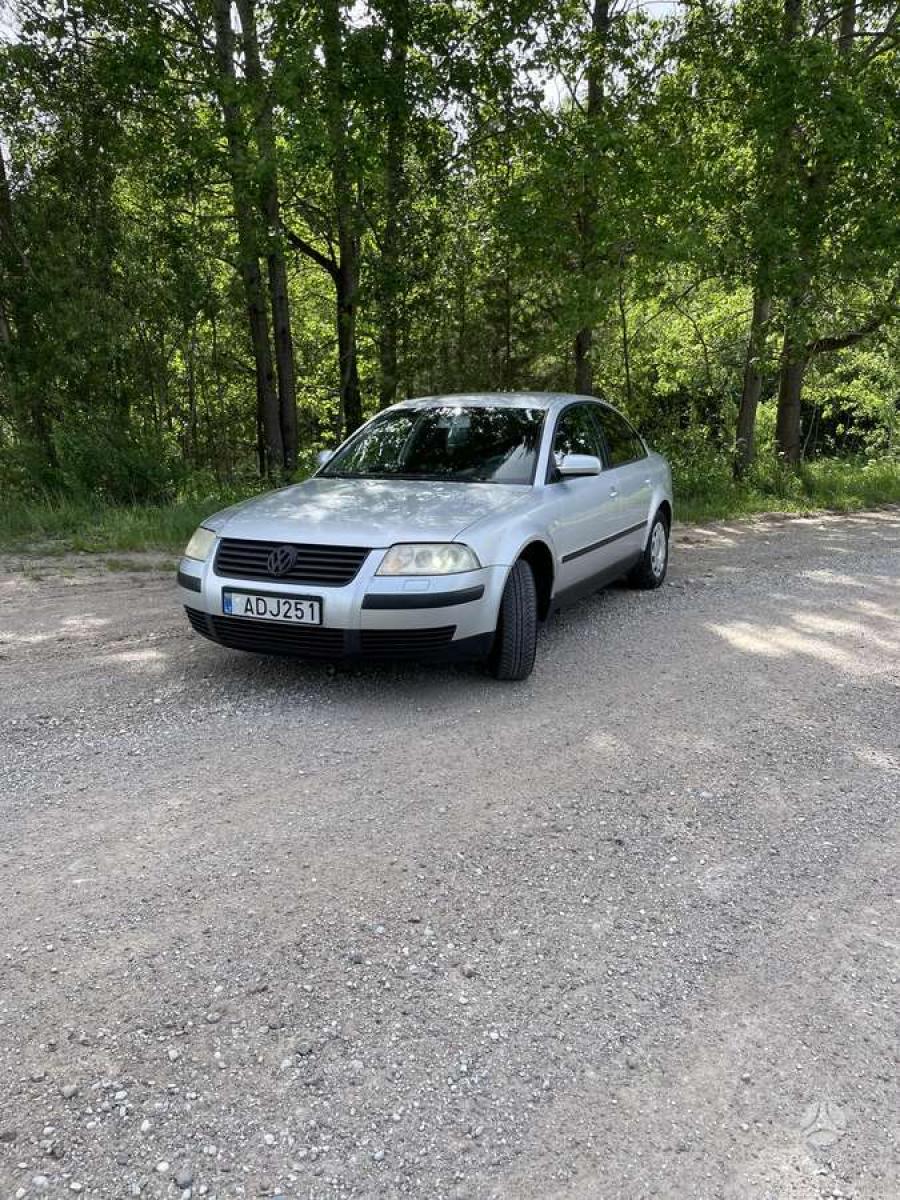 Grey Volkswagen Passat 2004 in Taurage, with an engine capacity of 1.90 L and mileage of 290 thousand km for 900 €, photo 3 on AUTOMOTO.COM.LV