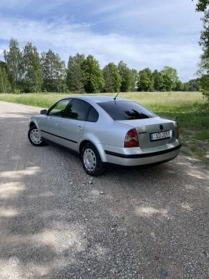 Grey Volkswagen Passat 2004 in Taurage, with an engine capacity of 1.90 L and mileage of 290 thousand km for 900 €, photo 10 on AUTOMOTO.COM.LV