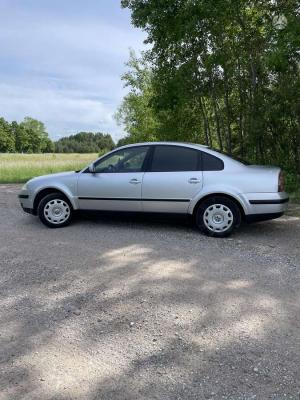 Grey Volkswagen Passat 2004 in Taurage, with an engine capacity of 1.90 L and mileage of 290 thousand km for 900 €, photo 11 on AUTOMOTO.COM.LV
