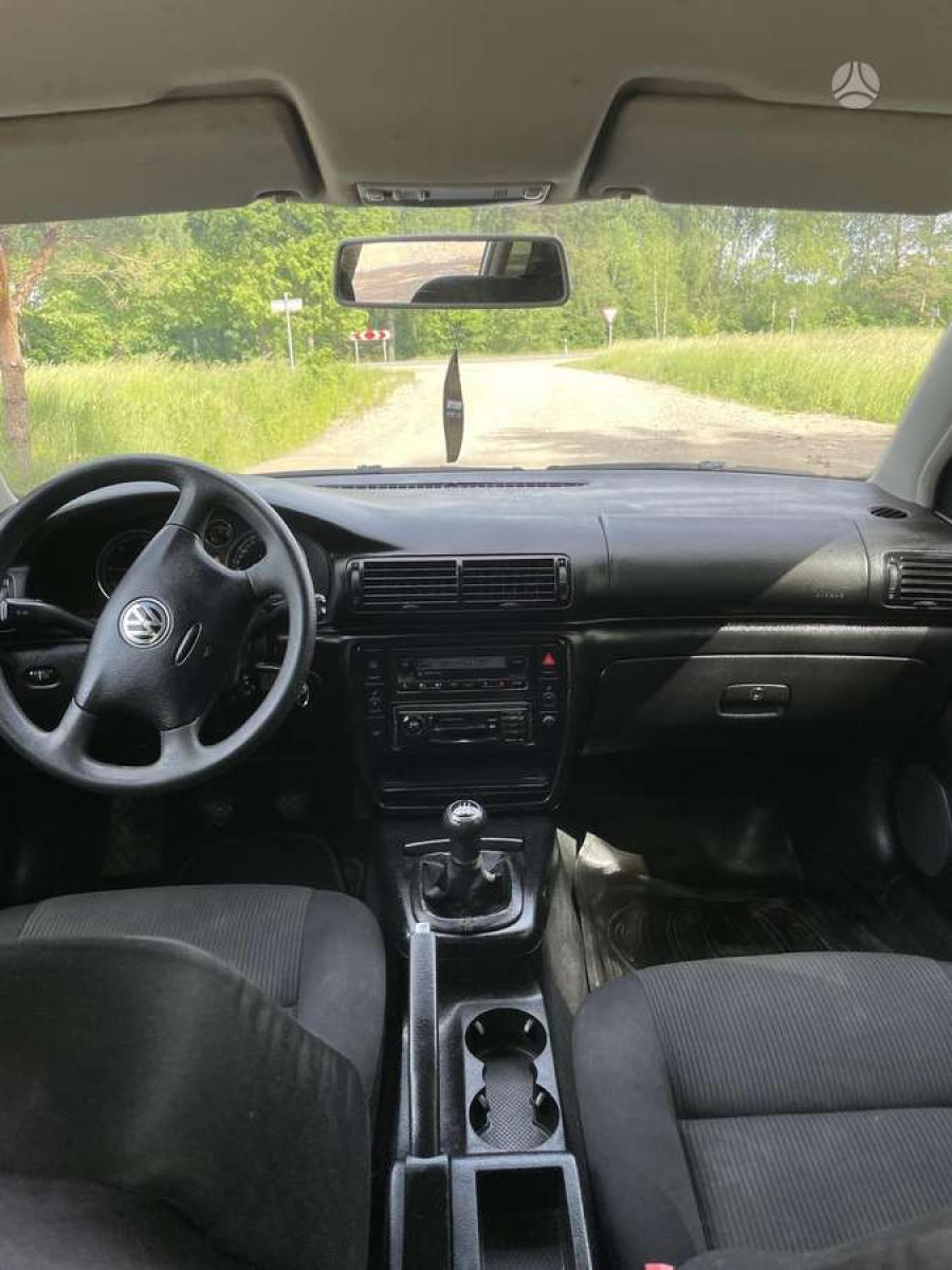 Grey Volkswagen Passat 2004 in Taurage, with an engine capacity of 1.90 L and mileage of 290 thousand km for 900 €, photo 13 on AUTOMOTO.COM.LV