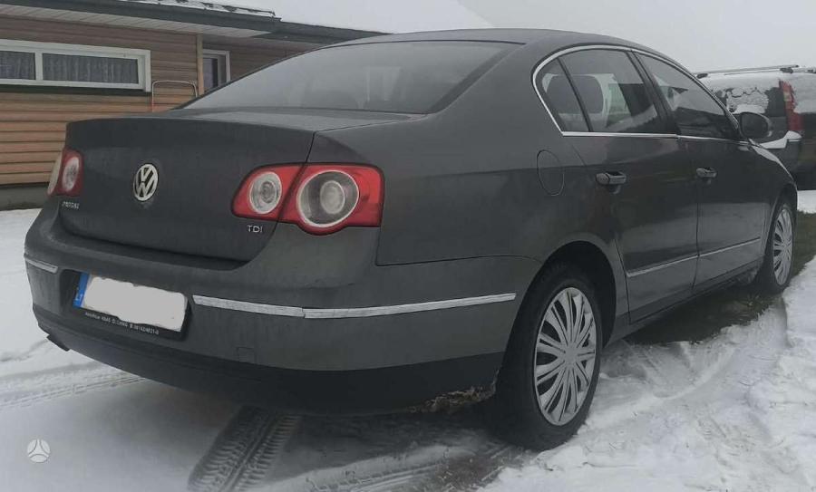 Grey Volkswagen Passat 2005 in Vilnius, with an engine capacity of 1.90 L and mileage of 362 thousand km for 1300 €, photo 5 on AUTOMOTO.COM.LV