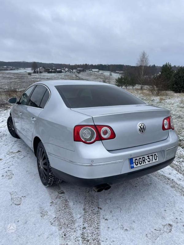 Grey Volkswagen Passat 2005 in Alytus, with an engine capacity of 2.00 L and mileage of 190 thousand km for 2200 €, photo 5 on AUTOMOTO.COM.LV