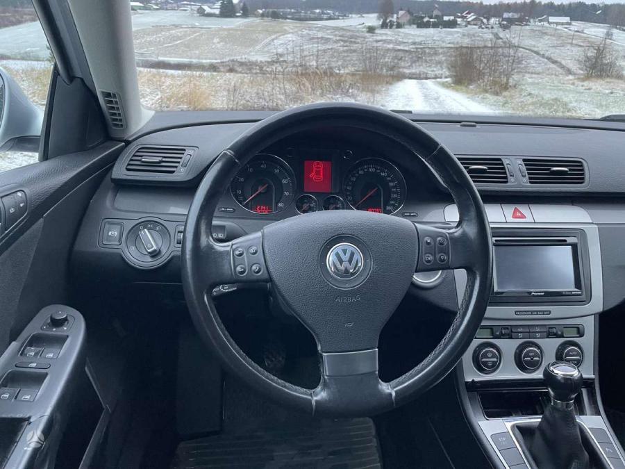 Pelēks Volkswagen Passat 2005 Alīta, ar dzinēja tilpumu 2.00 L un nobraukumu 190 tūkst. km par 2200 €, foto 12 vietnē AUTOMOTO.COM.LV