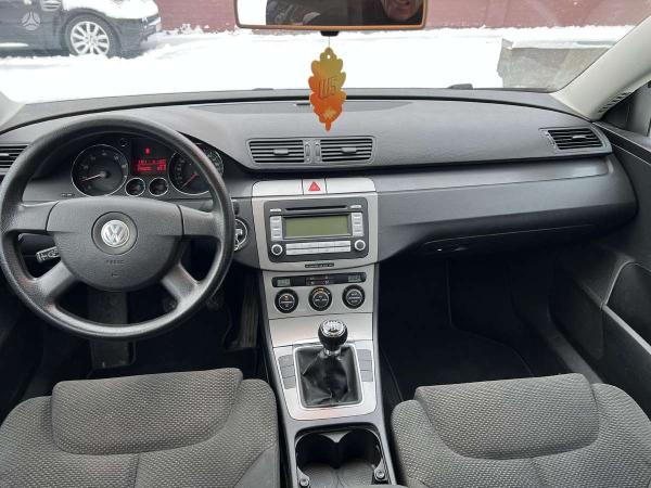 Pelēks Volkswagen Passat 2005 Pasvalys, ar dzinēja tilpumu 1.98 L un nobraukumu 235 tūkst. km par 2200 €, foto 8 vietnē AUTOMOTO.COM.LV