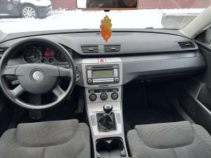 Grey Volkswagen Passat 2005 in Pasvalys, with an engine capacity of 1.98 L and mileage of 235 thousand km for 2200 €, photo 8 on AUTOMOTO.COM.LV