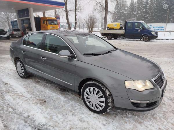 Grey Volkswagen Passat 2005 in Anyksciai, with an engine capacity of 1.90 L and mileage of 363 thousand km for 1490 €, photo 1 on AUTOMOTO.COM.LV