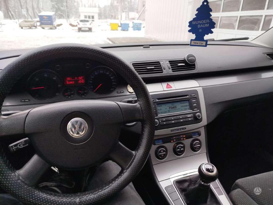 Pelēks Volkswagen Passat 2005 Anykščiai, ar dzinēja tilpumu 1.90 L un nobraukumu 363 tūkst. km par 1490 €, foto 4 vietnē AUTOMOTO.COM.LV