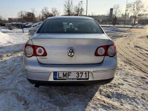 Pelēks Volkswagen Passat 2005 Viļņa, ar dzinēja tilpumu 1.60 L un nobraukumu 184 tūkst. km par 650 €, foto 6 vietnē AUTOMOTO.COM.LV