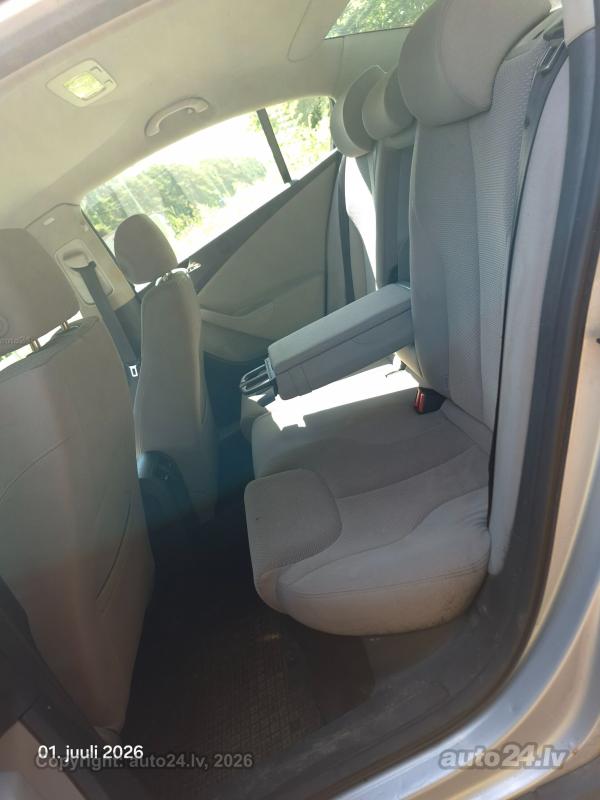 Pelēks Volkswagen Passat 2005 Pērnava, ar dzinēja tilpumu 2.00 L un nobraukumu 223 tūkst. km par 750 €, foto 6 vietnē AUTOMOTO.COM.LV