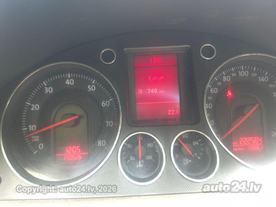 Grey Volkswagen Passat 2005 in Parnu, with an engine capacity of 2.00 L and mileage of 223 thousand km for 750 €, photo 13 on AUTOMOTO.COM.LV