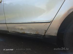 Grey Volkswagen Passat 2005 in Parnu, with an engine capacity of 2.00 L and mileage of 223 thousand km for 750 €, photo 16 on AUTOMOTO.COM.LV