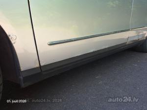 Grey Volkswagen Passat 2005 in Parnu, with an engine capacity of 2.00 L and mileage of 223 thousand km for 750 €, photo 18 on AUTOMOTO.COM.LV