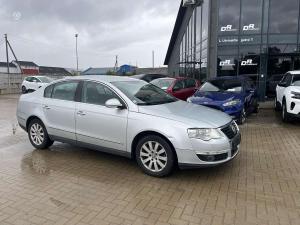 Pelēks Volkswagen Passat 2005 Tauragė, ar dzinēja tilpumu 1.97 L un nobraukumu 351 tūkst. km par 1700 €, foto  vietnē AUTOMOTO.COM.LV