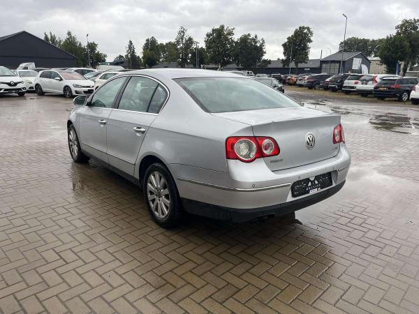 Pelēks Volkswagen Passat 2005 Tauragė, ar dzinēja tilpumu 1.97 L un nobraukumu 351 tūkst. km par 1700 €, foto 10 vietnē AUTOMOTO.COM.LV