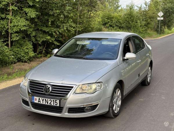 Grey Volkswagen Passat 2005 in Vilnius, with an engine capacity of 1.97 L and mileage of 404 thousand km for 1450 €, photo 2 on AUTOMOTO.COM.LV