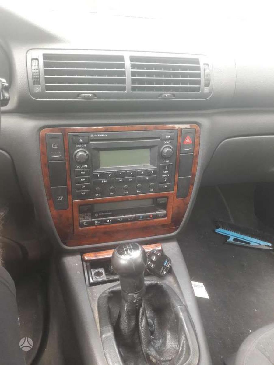 Pelēks Volkswagen Passat 2005 Šauļi, ar dzinēja tilpumu 1.90 L un nobraukumu 328 tūkst. km par 500 €, foto 6 vietnē AUTOMOTO.COM.LV