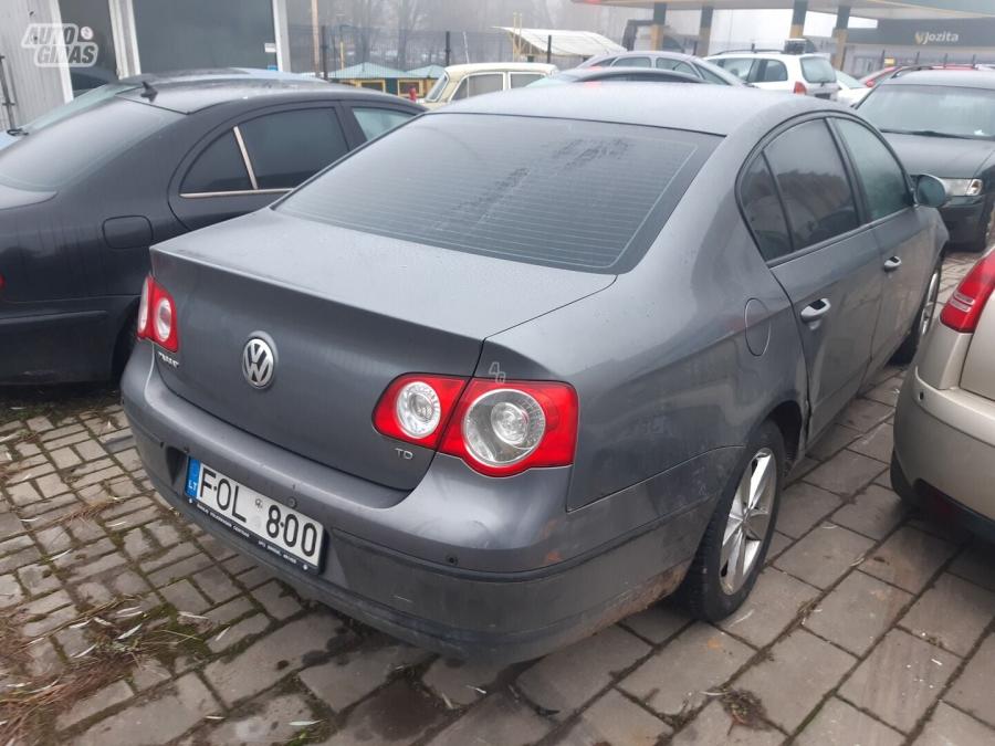 Pelēks Volkswagen Passat 2006 Kauņa, ar dzinēja tilpumu 1.90 L un nobraukumu 280 tūkst. km par 430 €, foto 3 vietnē AUTOMOTO.COM.LV