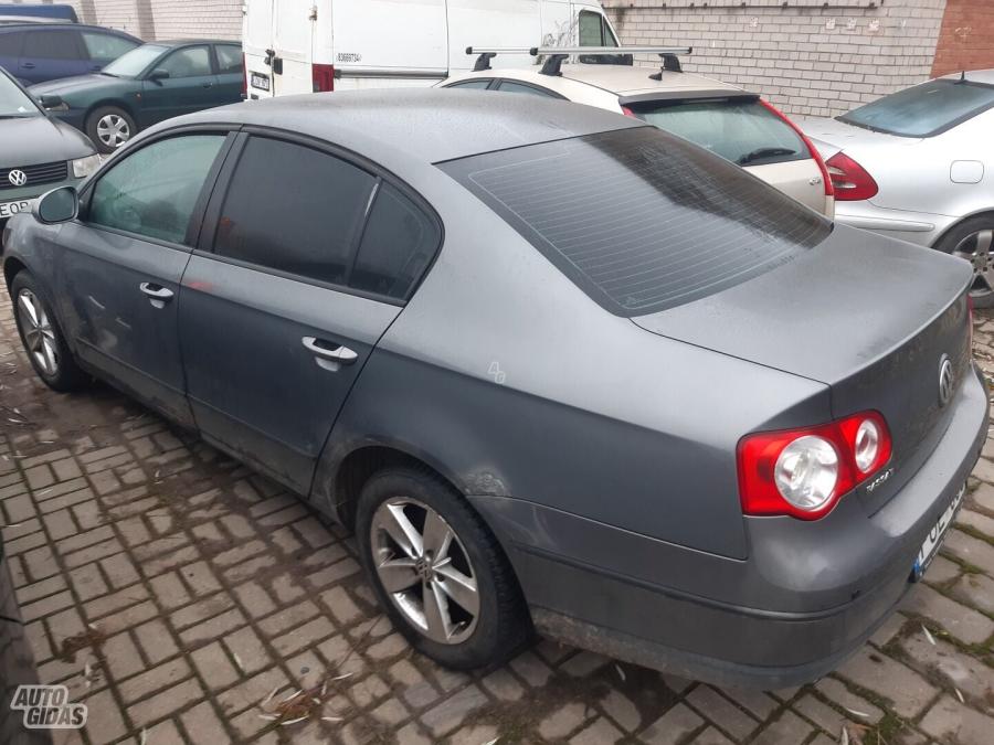 Pelēks Volkswagen Passat 2006 Kauņa, ar dzinēja tilpumu 1.90 L un nobraukumu 280 tūkst. km par 430 €, foto 4 vietnē AUTOMOTO.COM.LV