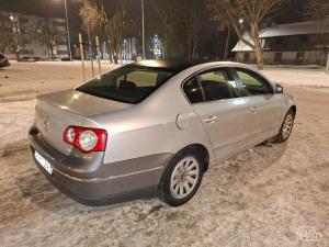 Grey Volkswagen Passat 2006 in Ukmerge, with an engine capacity of 1.90 L and mileage of 379 thousand km for 950 €, photo 5 on AUTOMOTO.COM.LV