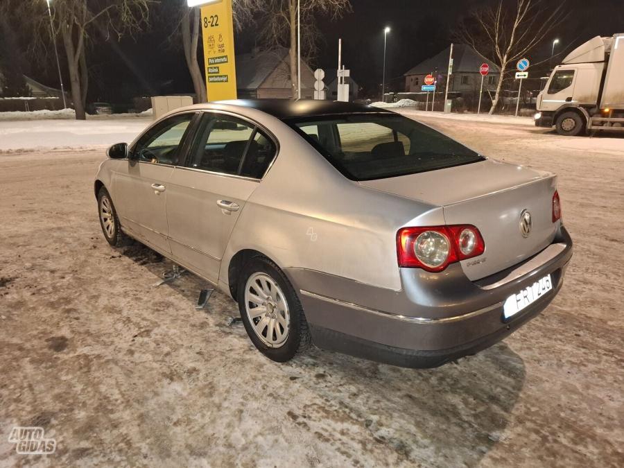 Grey Volkswagen Passat 2006 in Ukmerge, with an engine capacity of 1.90 L and mileage of 379 thousand km for 950 €, photo 7 on AUTOMOTO.COM.LV