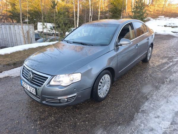 Pelēks Volkswagen Passat 2006 Viļņa, ar dzinēja tilpumu 2.00 L un nobraukumu 300 tūkst. km par 1000 €, foto 1 vietnē AUTOMOTO.COM.LV