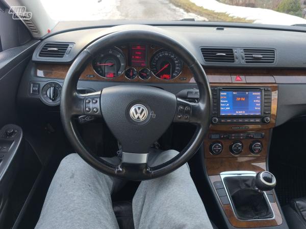 Pelēks Volkswagen Passat 2006 Viļņa, ar dzinēja tilpumu 2.00 L un nobraukumu 300 tūkst. km par 1000 €, foto 7 vietnē AUTOMOTO.COM.LV