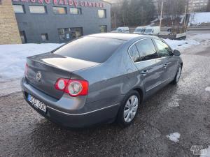 Pelēks Volkswagen Passat 2006 Viļņa, ar dzinēja tilpumu 2.00 L un nobraukumu 300 tūkst. km par 950 €, foto 5 vietnē AUTOMOTO.COM.LV