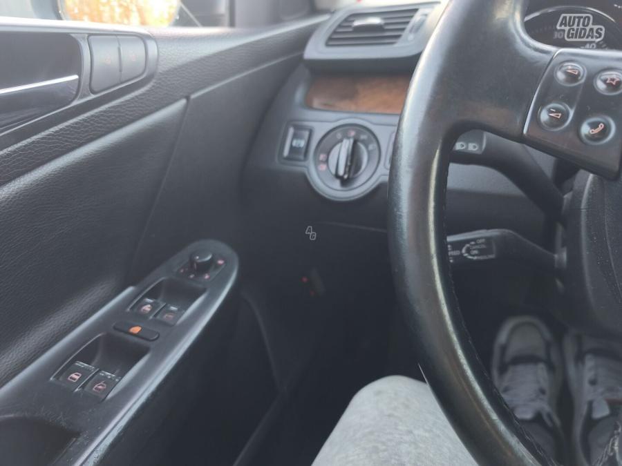 Pelēks Volkswagen Passat 2006 Viļņa, ar dzinēja tilpumu 2.00 L un nobraukumu 300 tūkst. km par 950 €, foto 10 vietnē AUTOMOTO.COM.LV