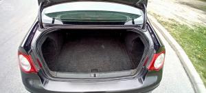 Pelēks Volkswagen Passat 2006 Panevēža, ar dzinēja tilpumu 1.90 L un nobraukumu 420 tūkst. km par 1650 €, foto 15 vietnē AUTOMOTO.COM.LV
