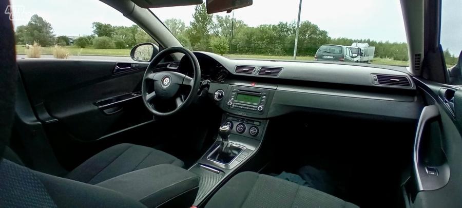 Grey Volkswagen Passat 2006 in Panevezys, with an engine capacity of 1.90 L and mileage of 420 thousand km for 1650 €, photo 14 on AUTOMOTO.COM.LV