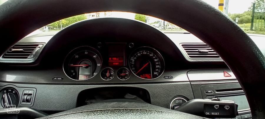 Grey Volkswagen Passat 2006 in Panevezys, with an engine capacity of 1.90 L and mileage of 420 thousand km for 1650 €, photo 17 on AUTOMOTO.COM.LV