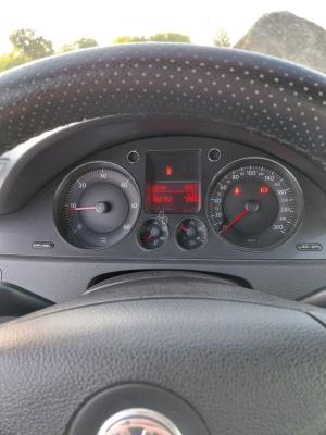 Grey Volkswagen Passat 2006 in Pakruojis, with an engine capacity of 1.90 L and mileage of 369 thousand km for 1950 €, photo 9 on AUTOMOTO.COM.LV