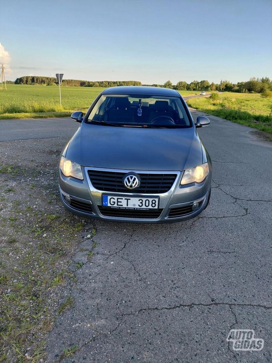 Grey Volkswagen Passat 2006 in Pakruojis, with an engine capacity of 1.90 L and mileage of 369 thousand km for 1750 €, photo 1 on AUTOMOTO.COM.LV