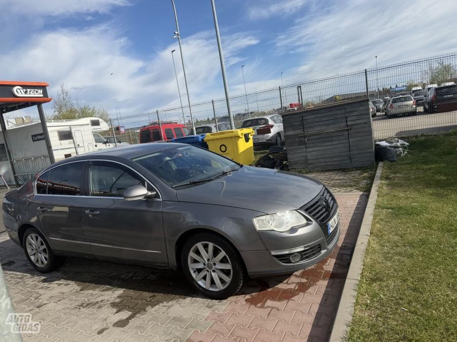 Grey Volkswagen Passat 2006 in Kaunas, with an engine capacity of 2.00 L and mileage of 414 thousand km for 1250 €, photo 1 on AUTOMOTO.COM.LV