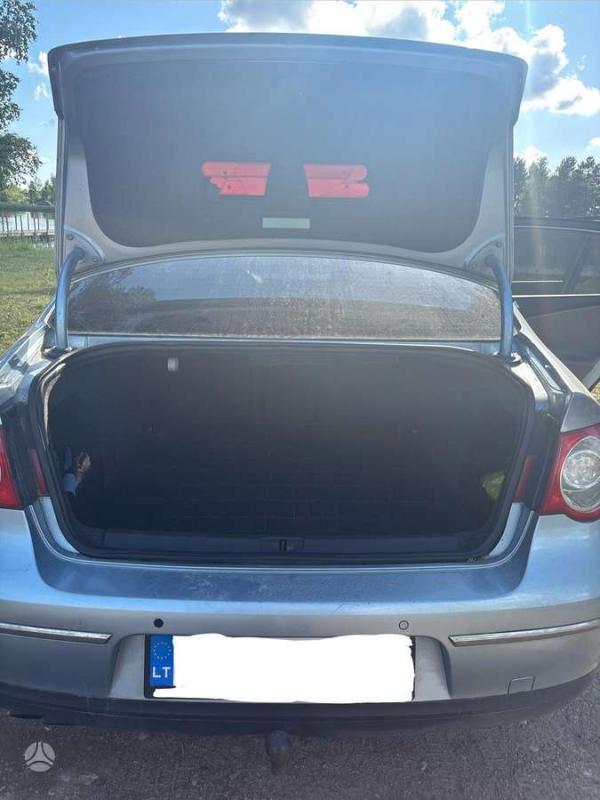 Pelēks Volkswagen Passat 2006 Gargždai, ar dzinēja tilpumu 1.97 L un nobraukumu 310 tūkst. km par 1500 €, foto 3 vietnē AUTOMOTO.COM.LV