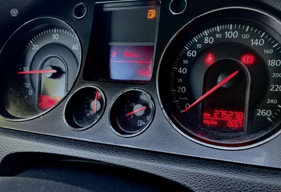 Pelēks Volkswagen Passat 2006 Viļņa, ar dzinēja tilpumu 2.00 L un nobraukumu 275 tūkst. km par 2199 €, foto 12 vietnē AUTOMOTO.COM.LV