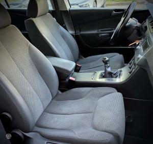Pelēks Volkswagen Passat 2006 Viļņa, ar dzinēja tilpumu 2.00 L un nobraukumu 275 tūkst. km par 2199 €, foto 14 vietnē AUTOMOTO.COM.LV