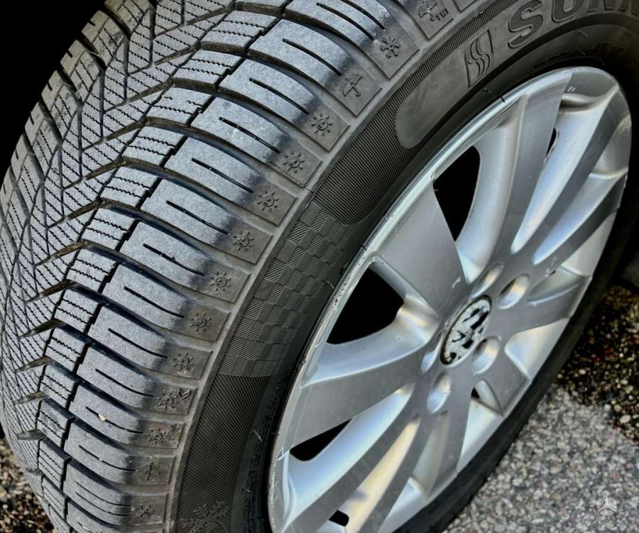 Pelēks Volkswagen Passat 2006 Viļņa, ar dzinēja tilpumu 2.00 L un nobraukumu 275 tūkst. km par 2199 €, foto 17 vietnē AUTOMOTO.COM.LV