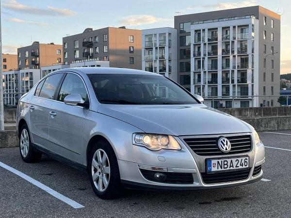 Volkswagen Passat 2006 in Vilnius on AUTOMOTO.COM.LV Grey Volkswagen Passat 2006 in Vilnius, with an engine capacity of 1.98 L and mileage of 186 thousand km for 1400 €, photo 3 on AUTOMOTO.COM.LV