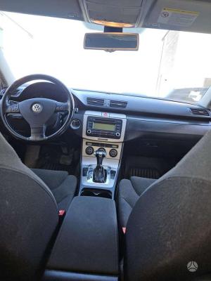 Pelēks Volkswagen Passat 2006 Kauņa, ar dzinēja tilpumu 1.97 L un nobraukumu 249 tūkst. km par 2250 €, foto 3 vietnē AUTOMOTO.COM.LV