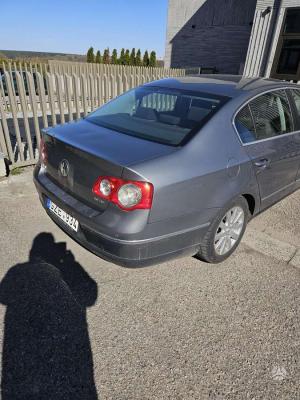 Pelēks Volkswagen Passat 2006 Kauņa, ar dzinēja tilpumu 1.97 L un nobraukumu 249 tūkst. km par 2250 €, foto 10 vietnē AUTOMOTO.COM.LV